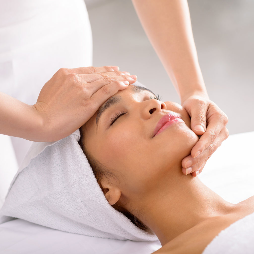 Luxury Dermaplaning Facial – The Glow Up Clinic